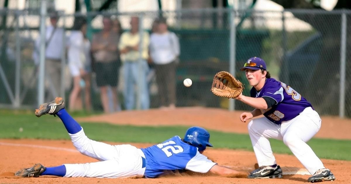 Inspiring Baseball Quotes: Perseverance & Teamwork